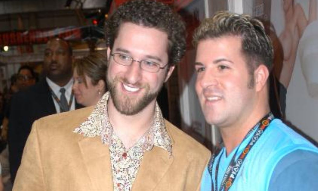 Iconic ‘Saved By the Bell’ Actor Dustin Diamond Tragically Dead at Age ...